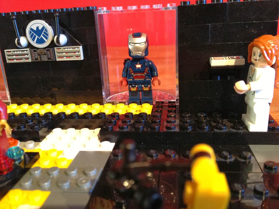 Fully Jointed Play Figures: Lego Iron Man Laboratory part 2