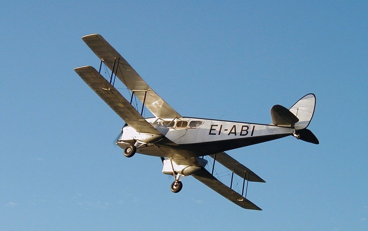 nhungdoicanh: de Havilland DH-84 Dragon