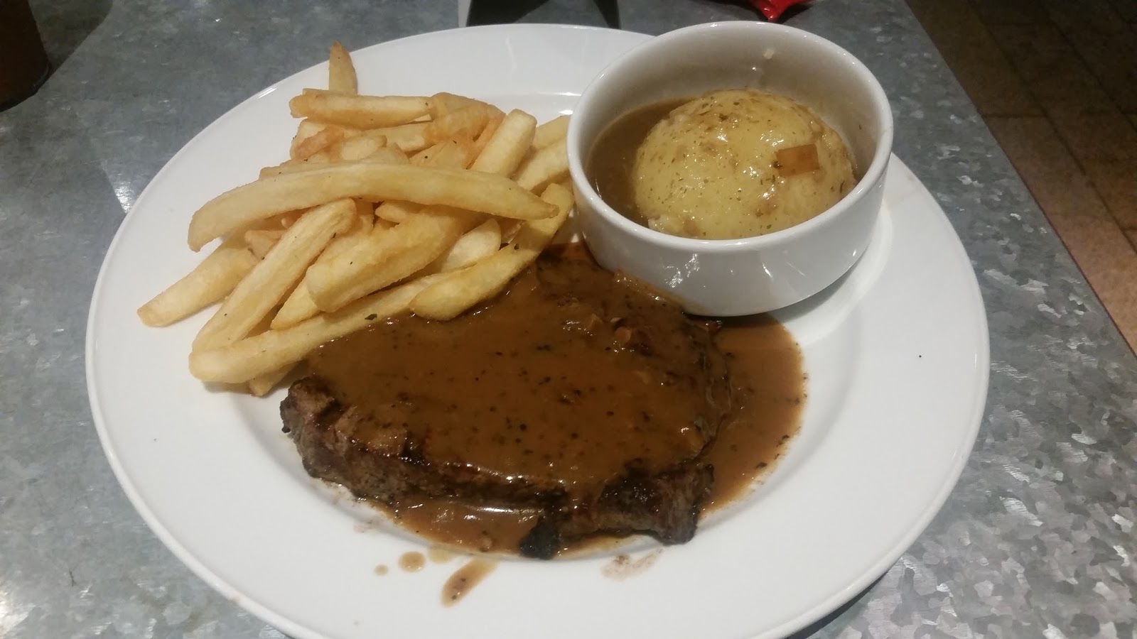 Food Review: ISteaks Diner - JtheJon