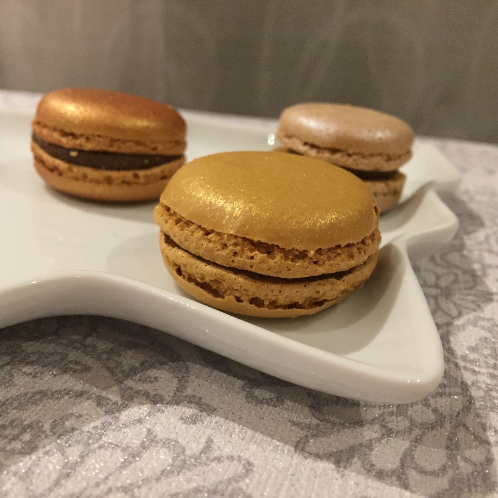 Archived Reviews From Amy Seeks New Treats: Festive Mini Macaroons (M&S)