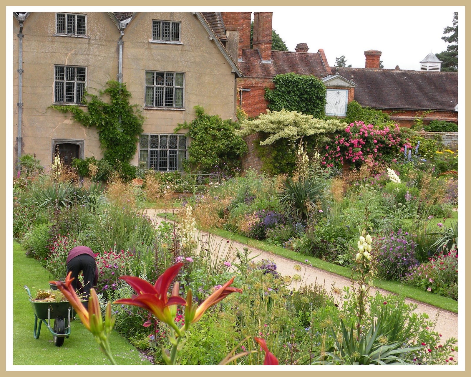 marieke nolsen: NTS house/garden Packwood