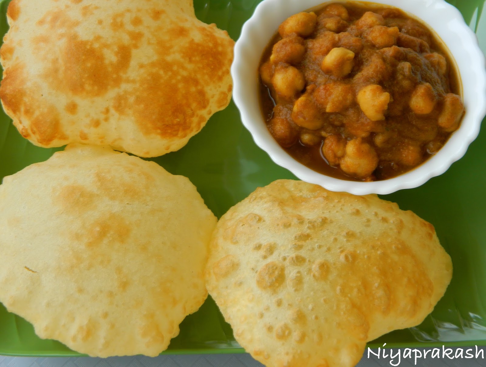 Niya's World: Chole Bhature (New Recipe)