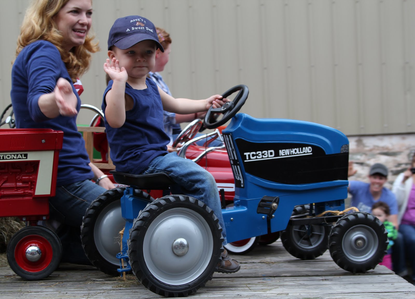 LENZARTIS: The Redneck in me: The Tractor Parade, Callicoon, NY 2011