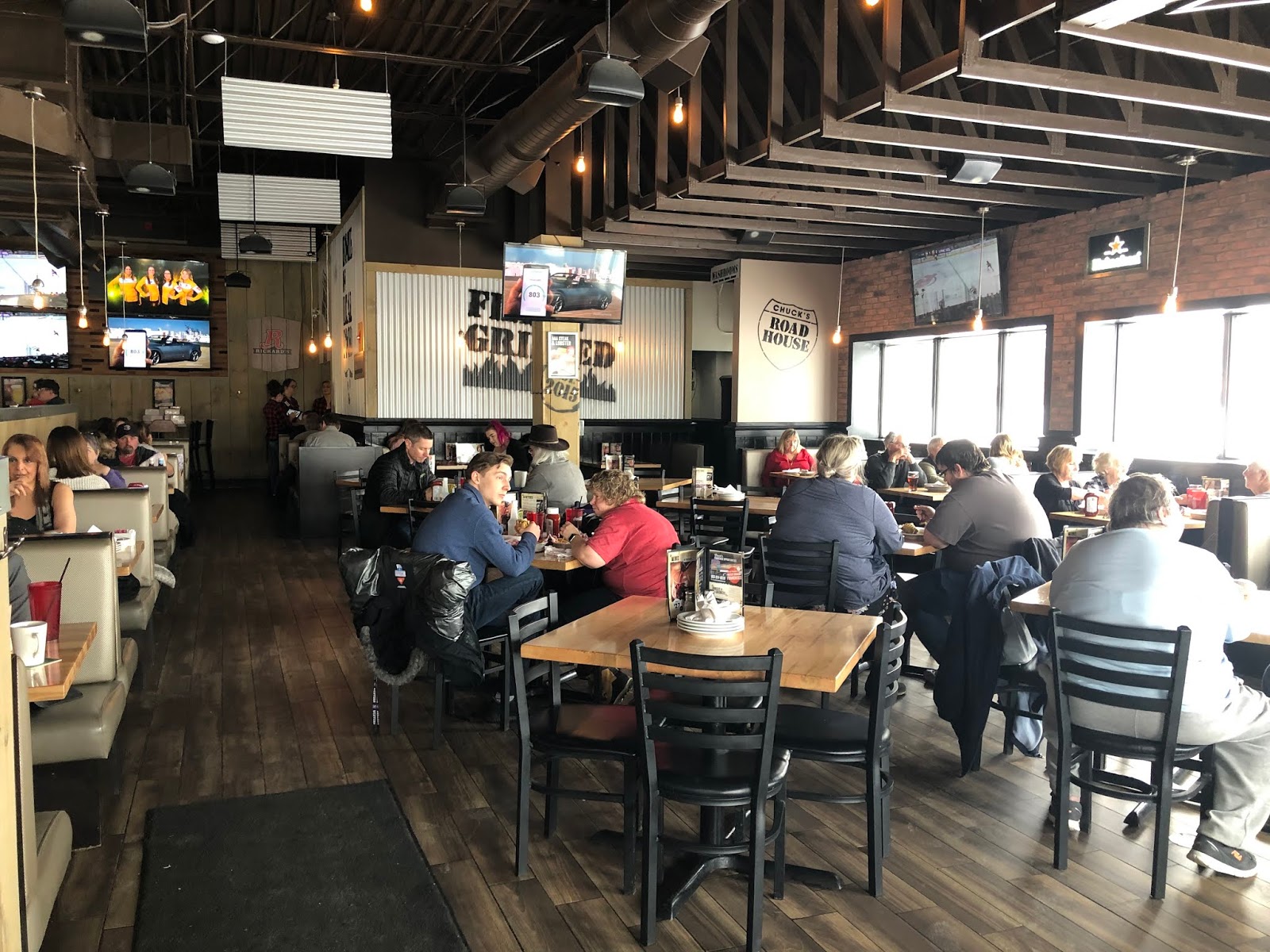 Teena in Toronto: Chuck’s Roadhouse Bar and Grill, London, ON