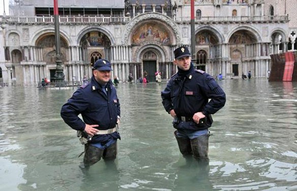 Venice is sinking (for centuries)