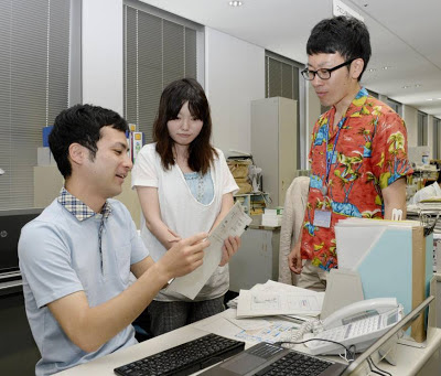 Sen O Kaku: School Biz, Cool Biz and Japanese Tampax