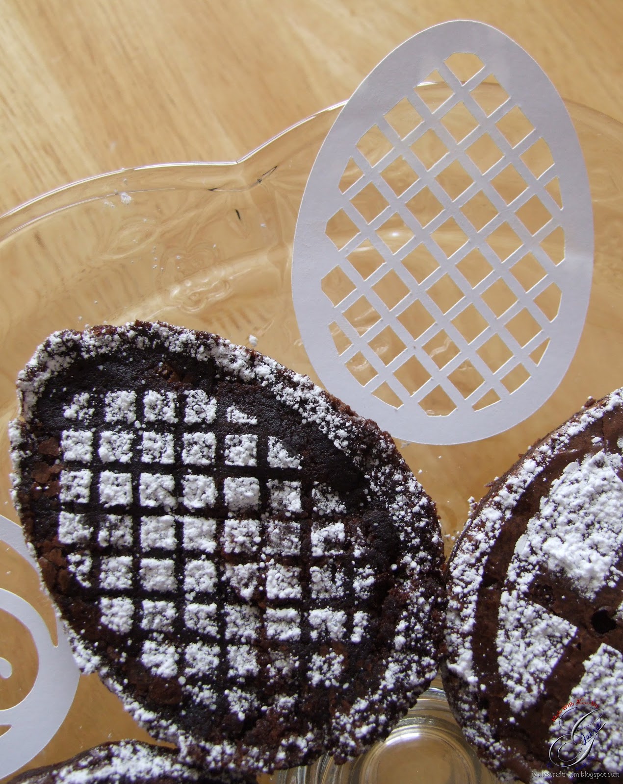 Jamie's Craft Room: Edible Boss Kut Dies!