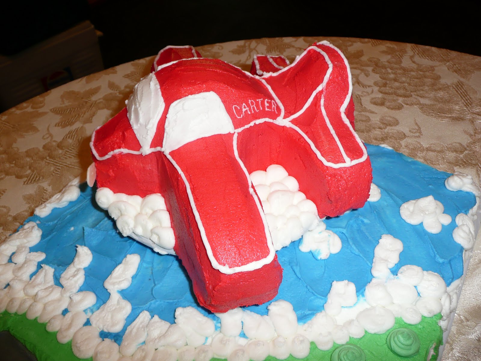 Desserts by Robin: Airplane & Hangar Cake