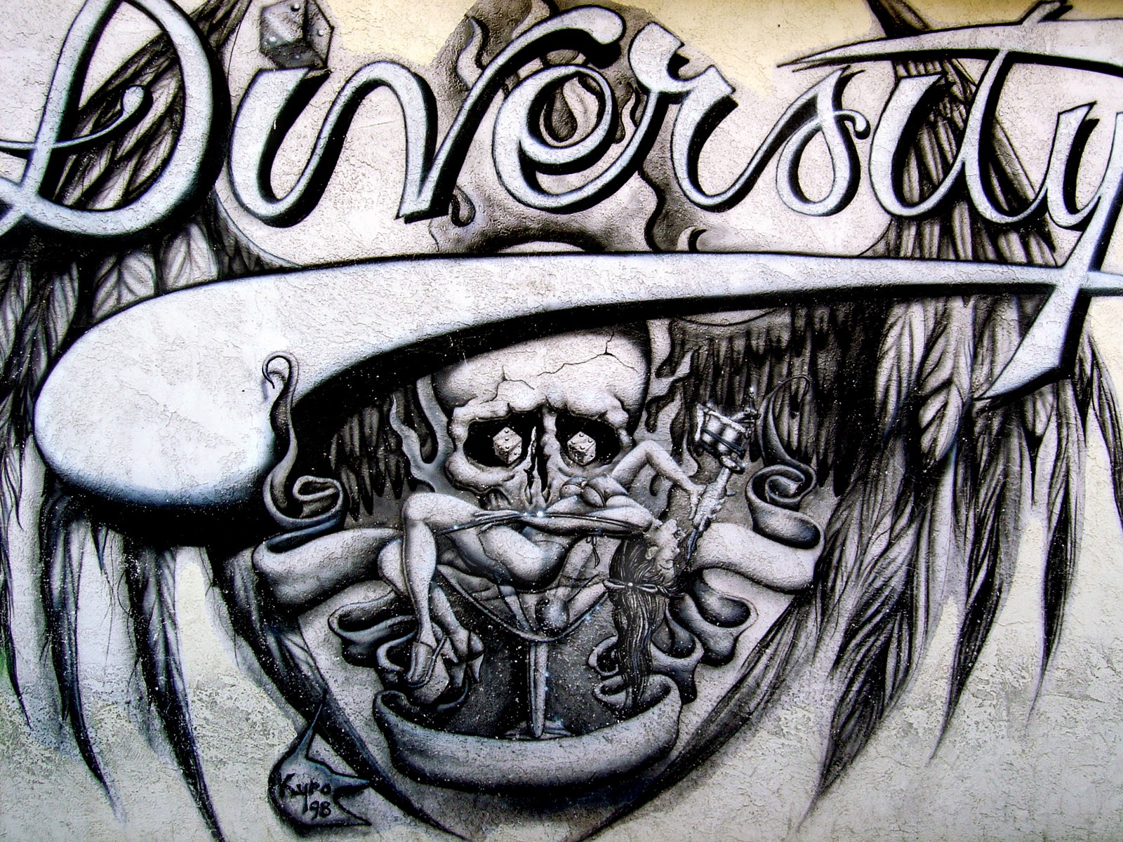 Streamlight Photography: Graffiti, art or nuisance?...