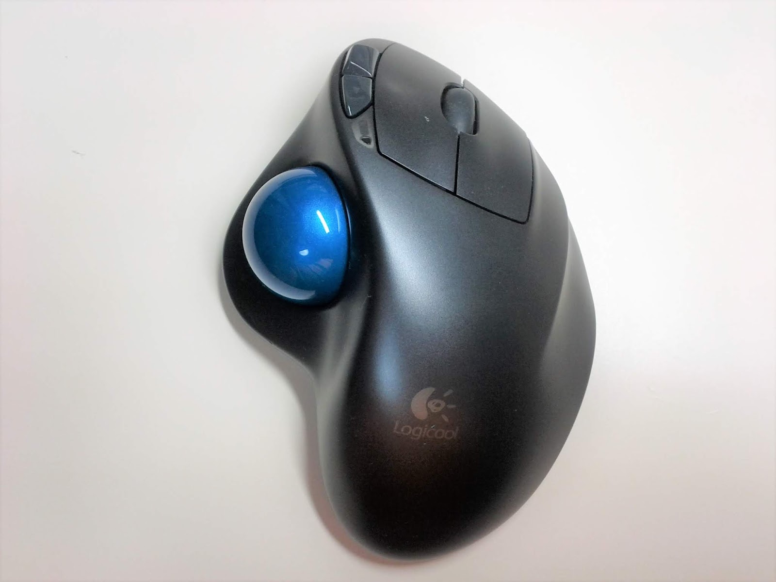 分解：Logicool M570