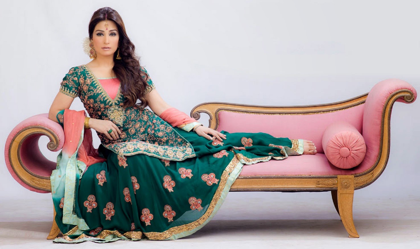 Beautiful Reema Khan HD Wallpaper - all 4u stars wallpaper