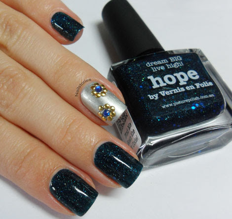 Nail Stories: piCture pOlish - Hope