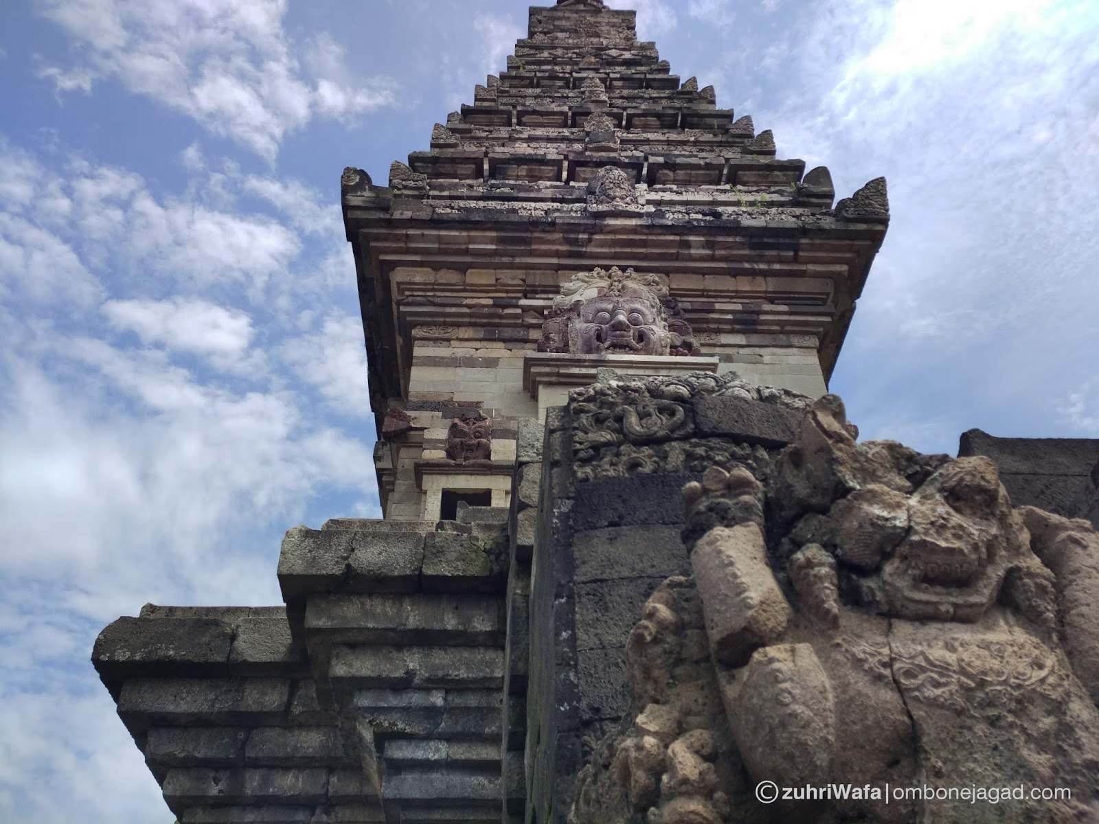 Jelajah Budaya di Candi Jawi - OMBONEJAGAD