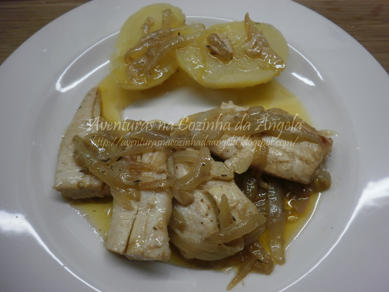 Aventuras na Cozinha da Ângela: Filetes de Chaputa de Cebolada