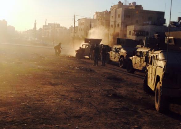 Henry Cavill News: First Pics Of Captain Syverson On The 'Sand Castle' Set