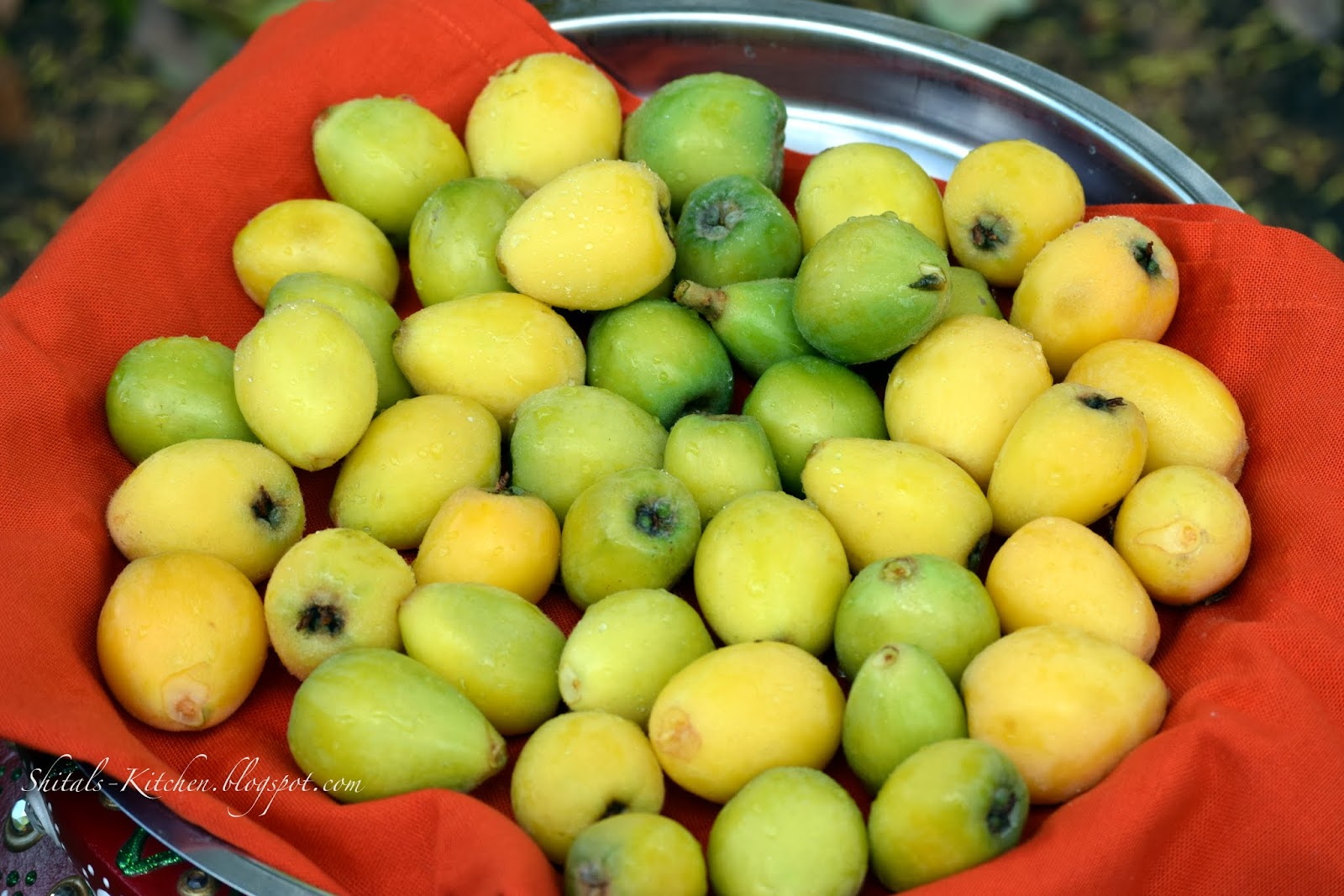 Shital's-Kitchen: Loquat Pickle