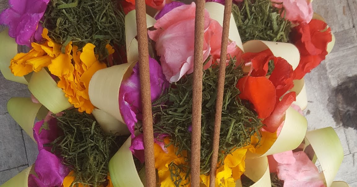 Fungsi dan Makna Sarana upakara