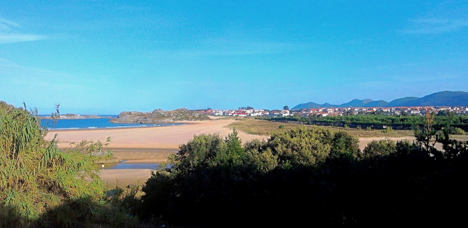 playas y paseos por la costa: RIA DE JOYEL EN ISLA