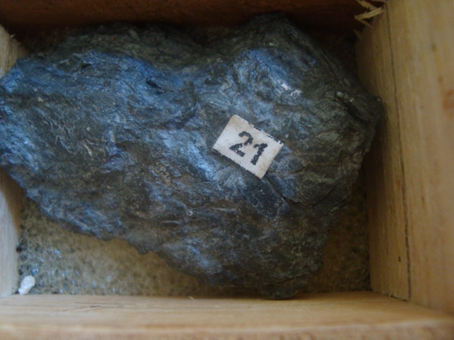 BATUAN BEKU , SEDIMEN , DAN METAMORF LENGKAP BESERERTA CONTOH DAN GAMBARNYA