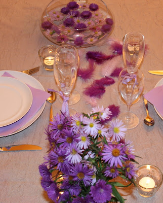 Je décore ma table: table mauve improvisée....
