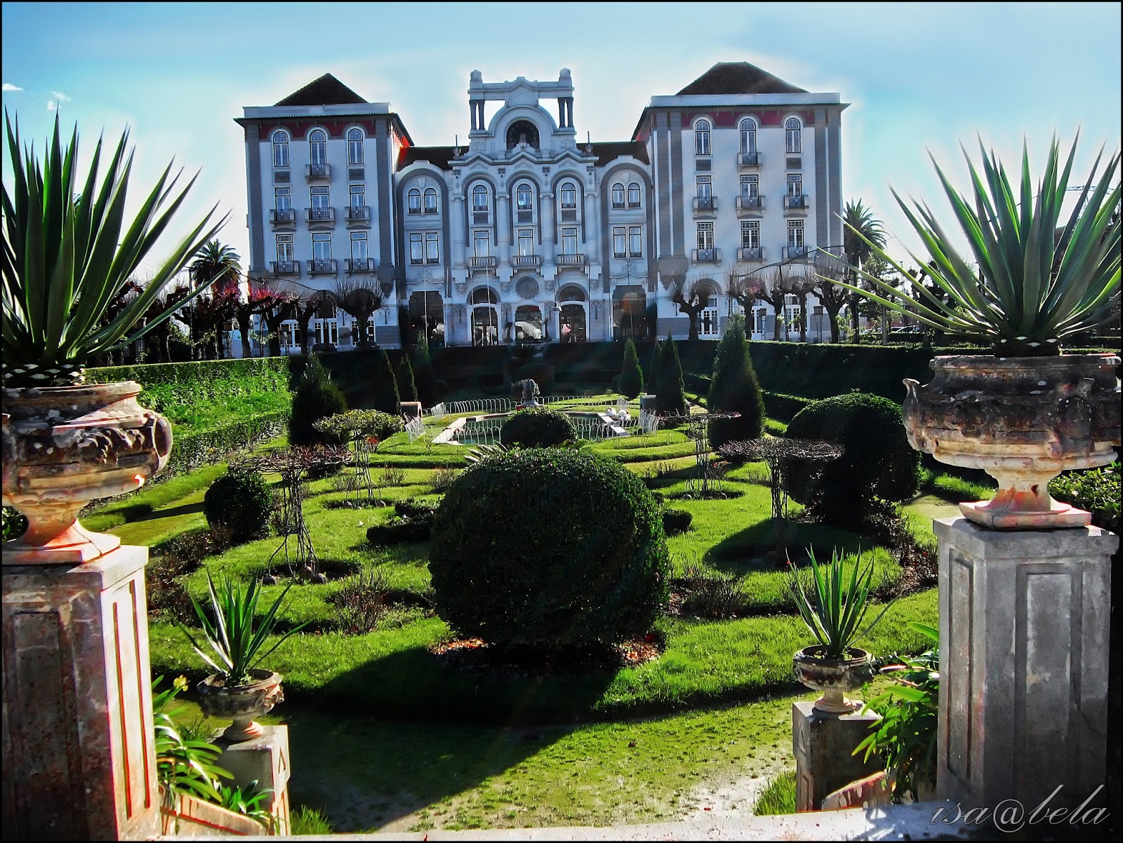 UM PIGO DE LUZ: Exterior do Palace Hotel da Curia / Anadia