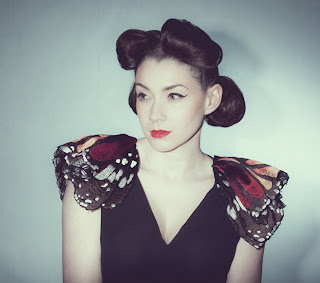 Shona Foster – Our New Favorite Singer ~ Kuriositas