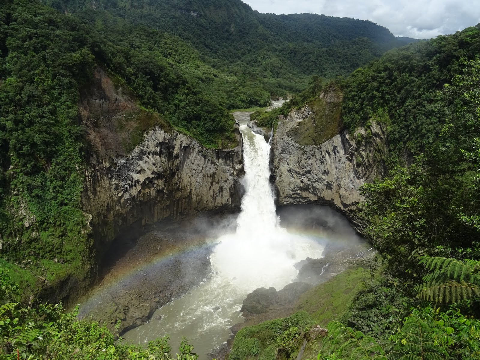 Ecuador - A Year Amongst the Clouds: San Rafael's fall and hiking in ...