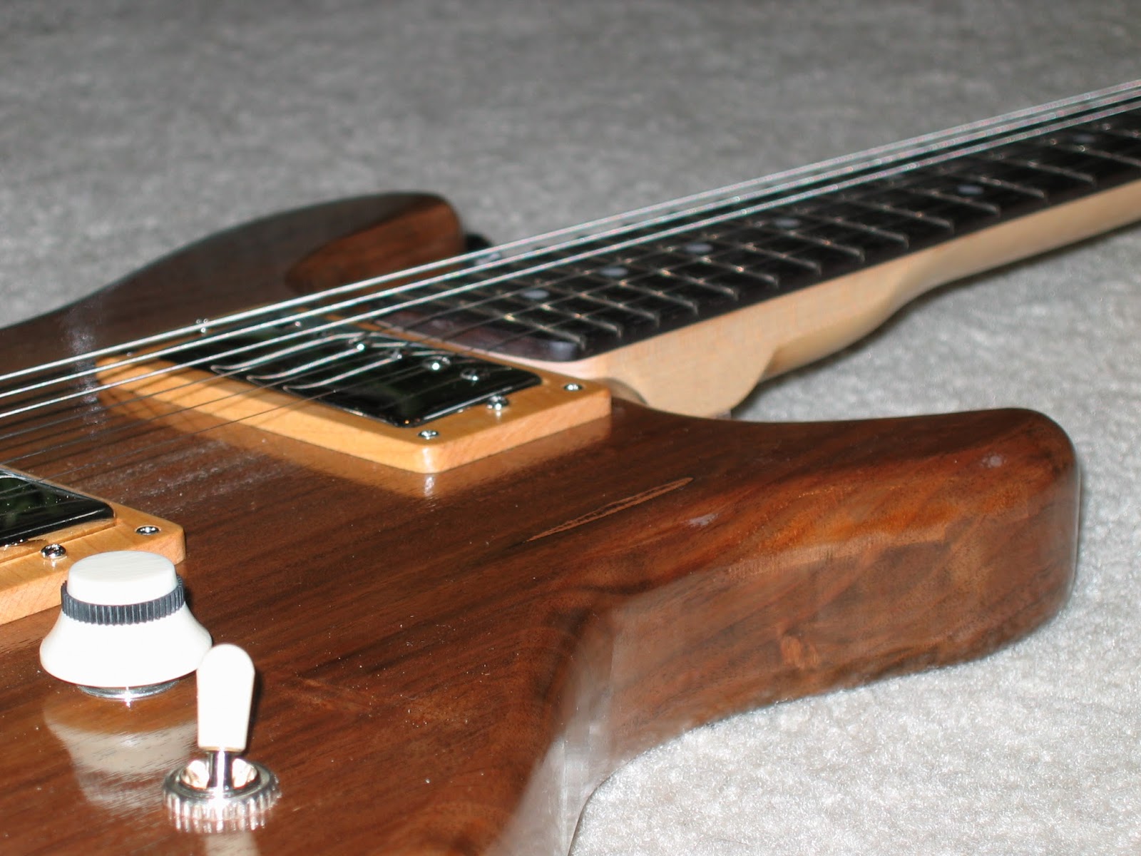 DIY Guitar Therapy: Walnut Guitar Build Pix