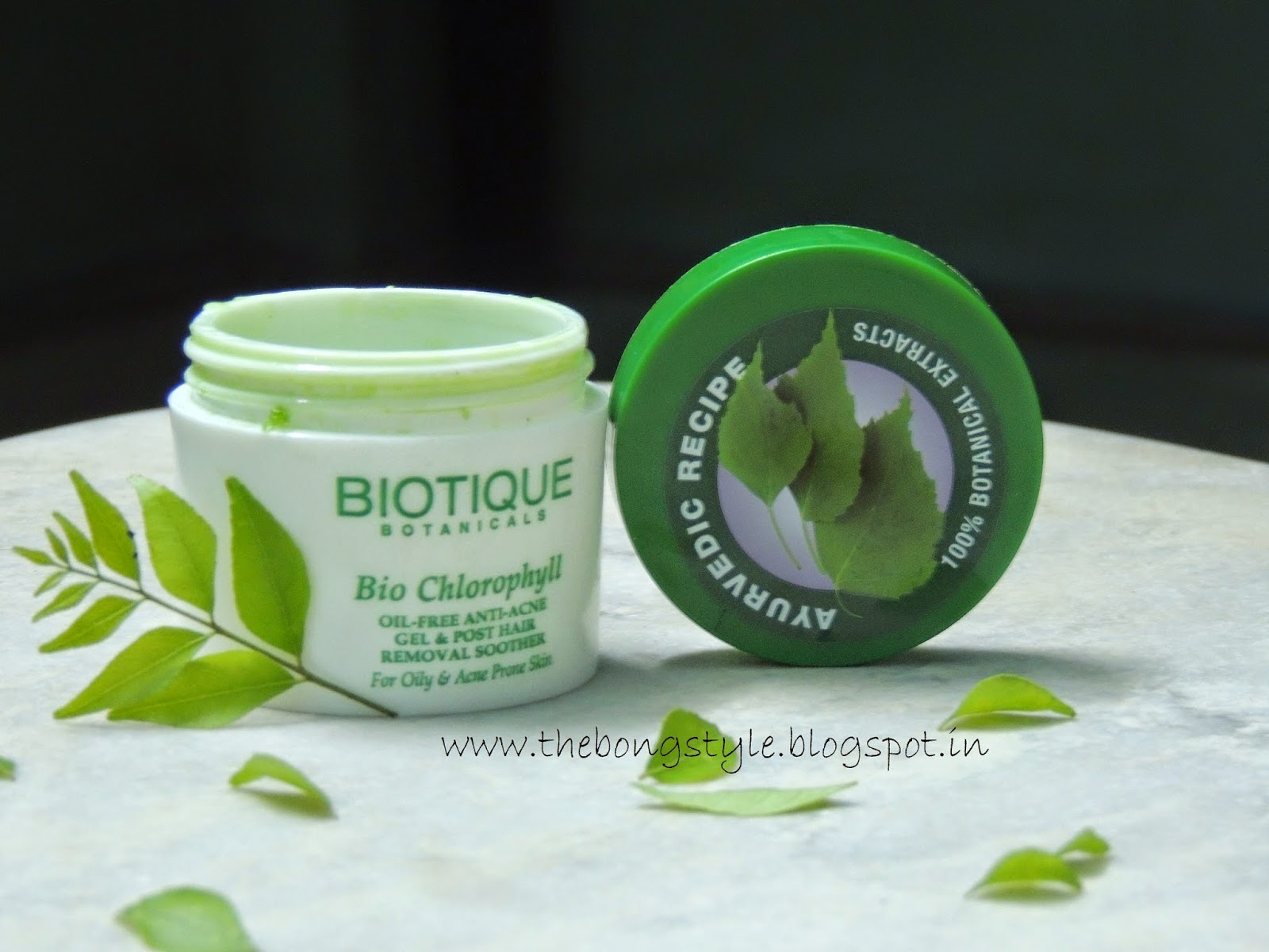 The Bong Style: Biotique Botanicals Bio Chlorophyll Gel - Review