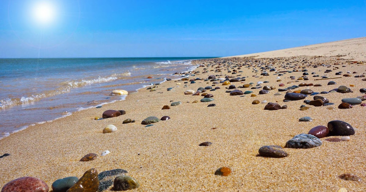 Zomer wallpaper stenen op strand | Bureaublad Achtergronden