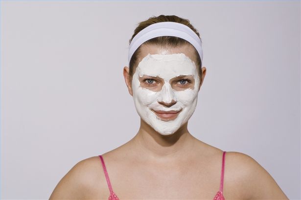 How to make a face mask at home for acne