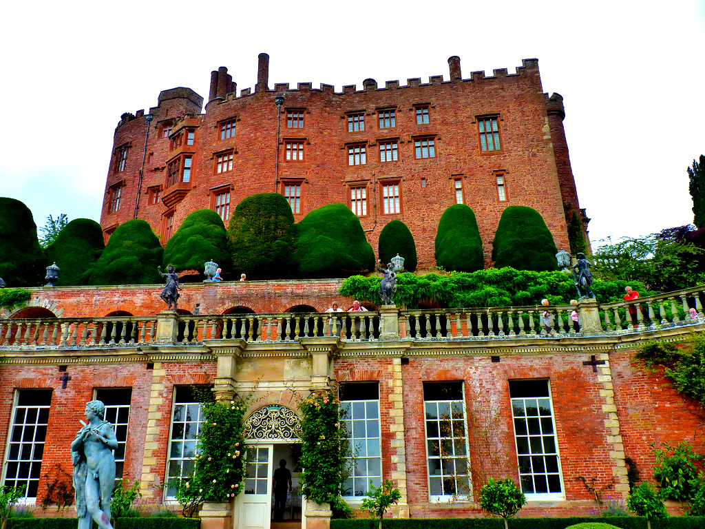 loveisspeed.......: Powis Castle is a medieval castle, fortress and ...