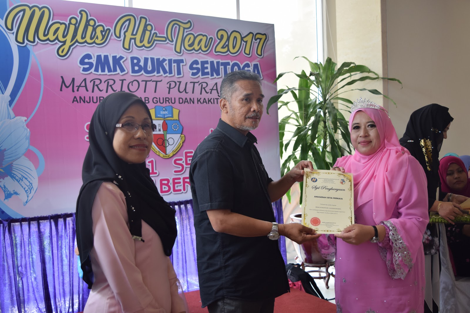 SMK BUKIT SENTOSA: Majlis Hi-Tea SMKBS