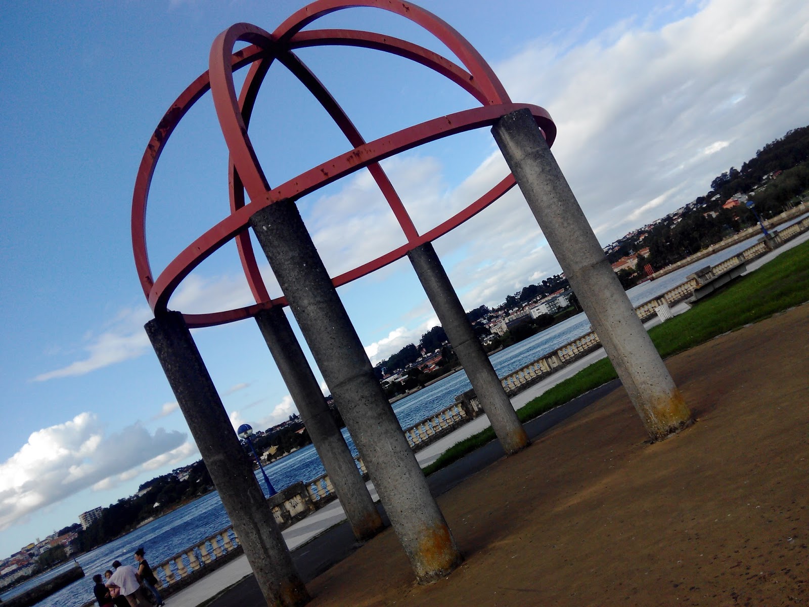 El Paseo Marítimo de O Burgo (Culleredo) y sus parques infantiles ...