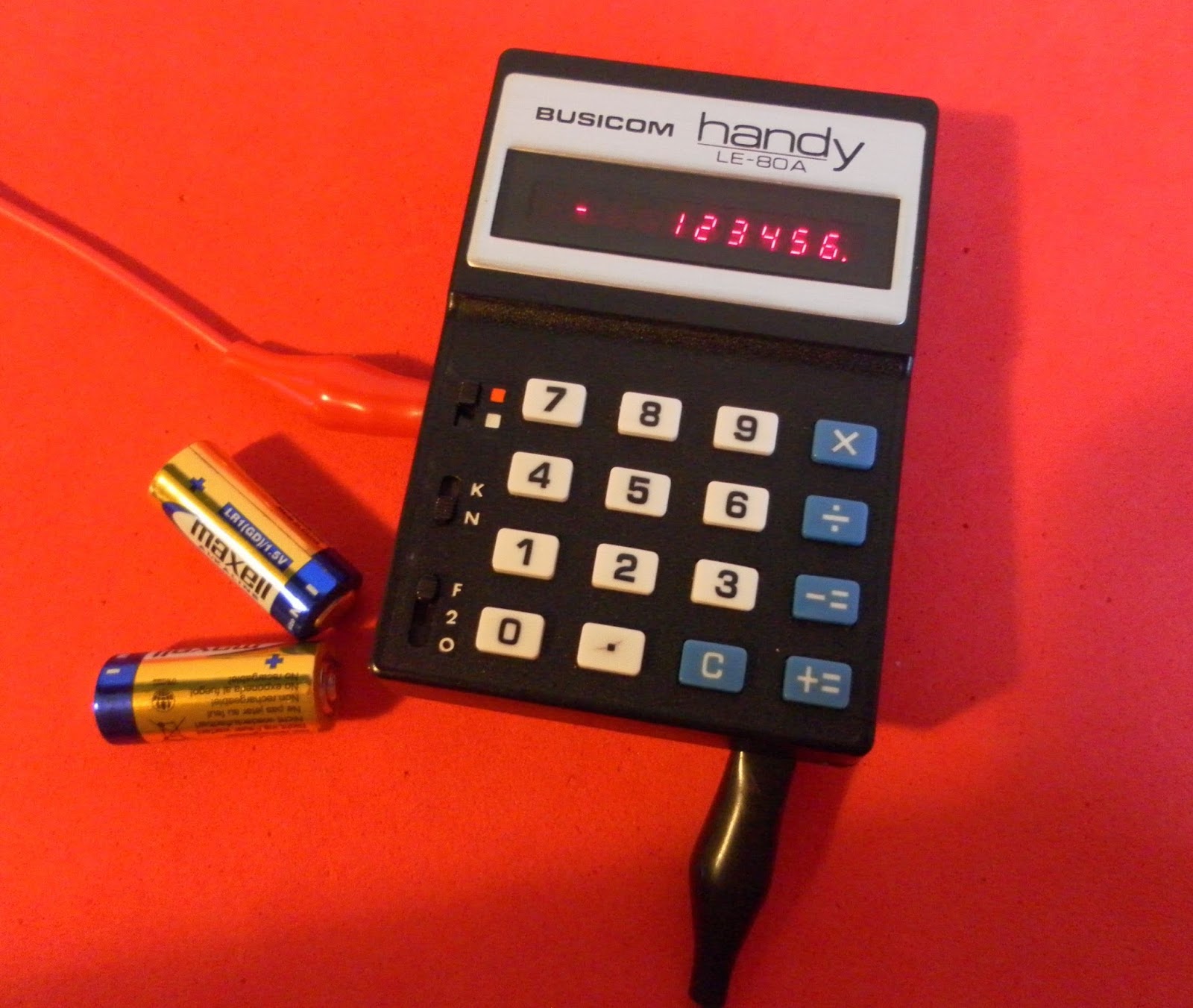 BUSICOM LE-80A Calculator from the 70's: Texas "Calculator on a Chip ...