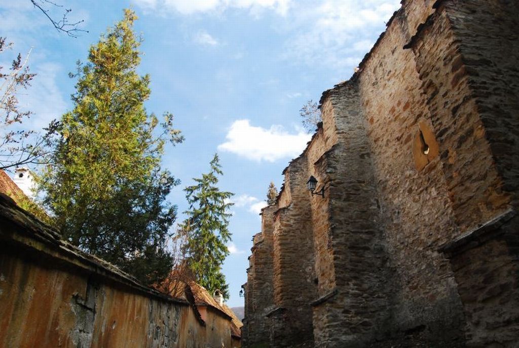 undeva la mijloc: Biserica fortificată din Biertan - Bierthalm ...