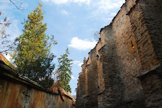 undeva la mijloc: Biserica fortificată din Biertan - Bierthalm ...