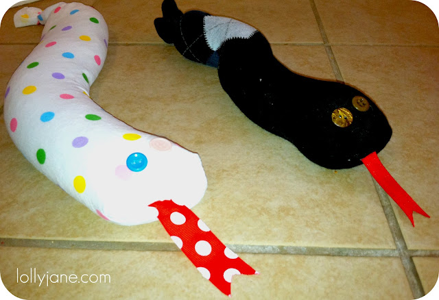 Sock Snakes – Lesson Plans