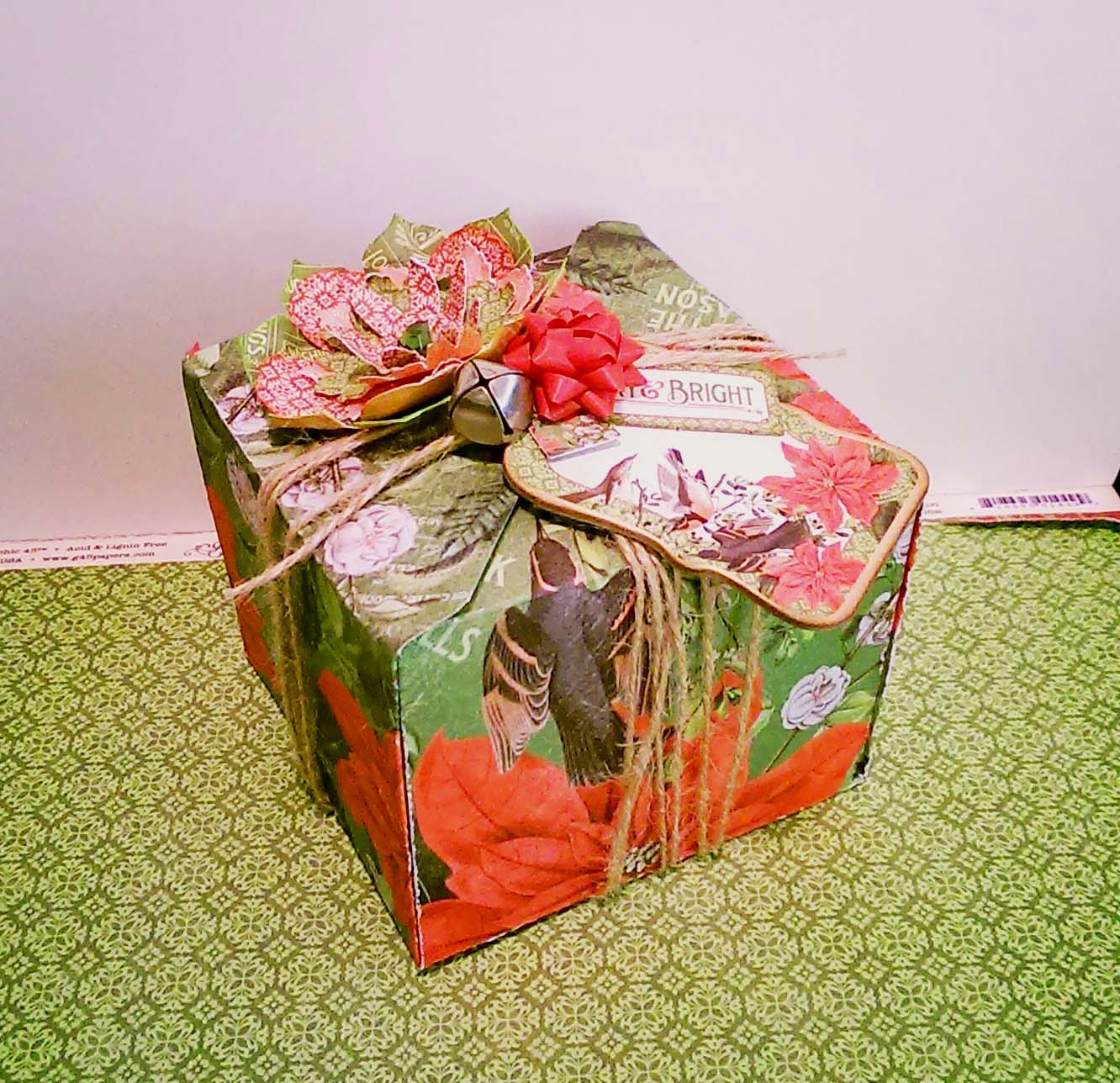 FotoBella: Happy Holiday Gift Box Tutorial