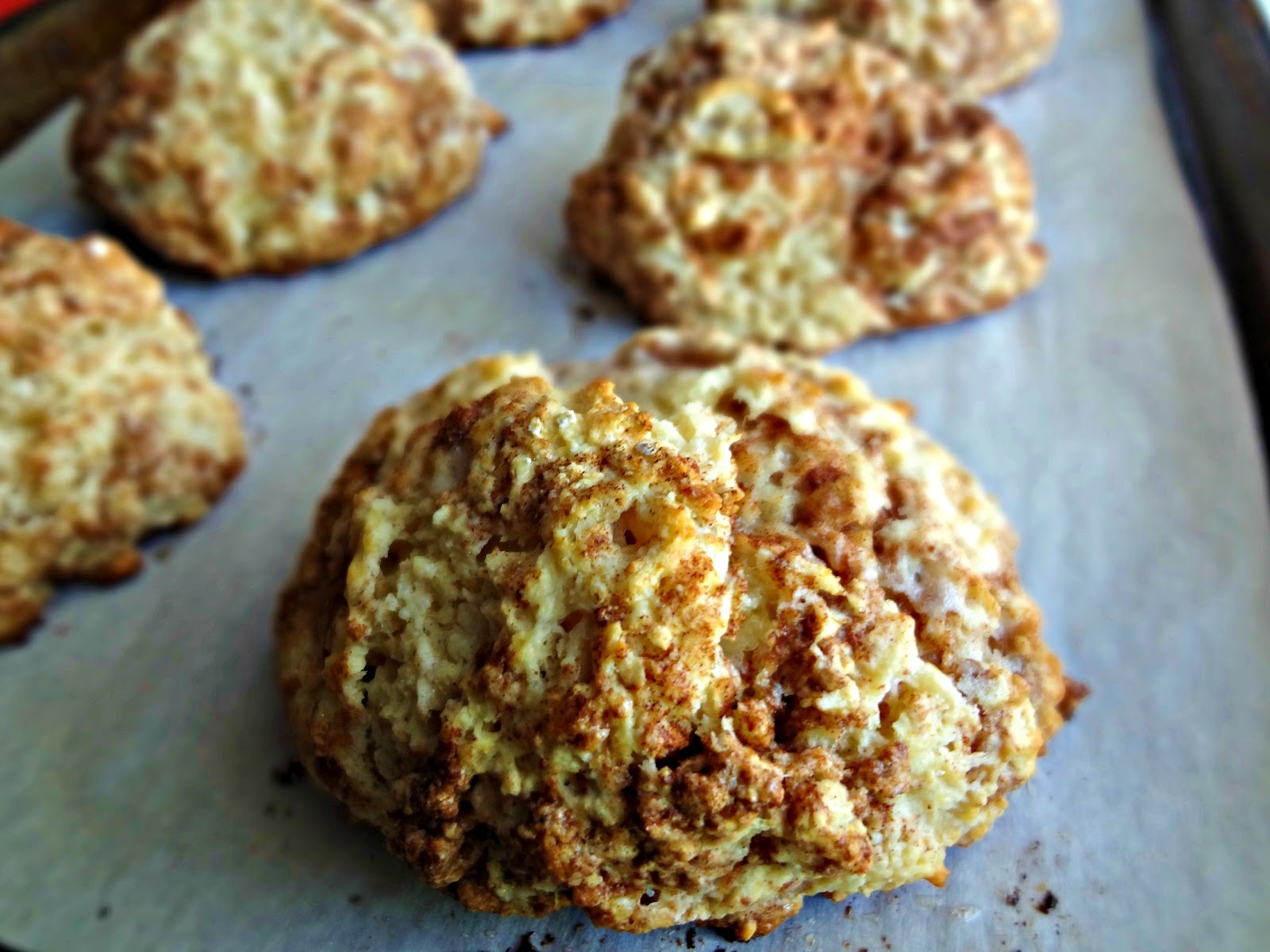 The Cooking Actress: Cinnamon Bun Scones