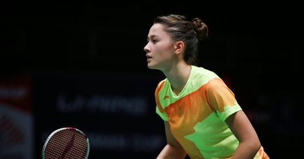 Teknik Memegang Raket Dengan Cara Combination Grip Badminton - Edukasi ...