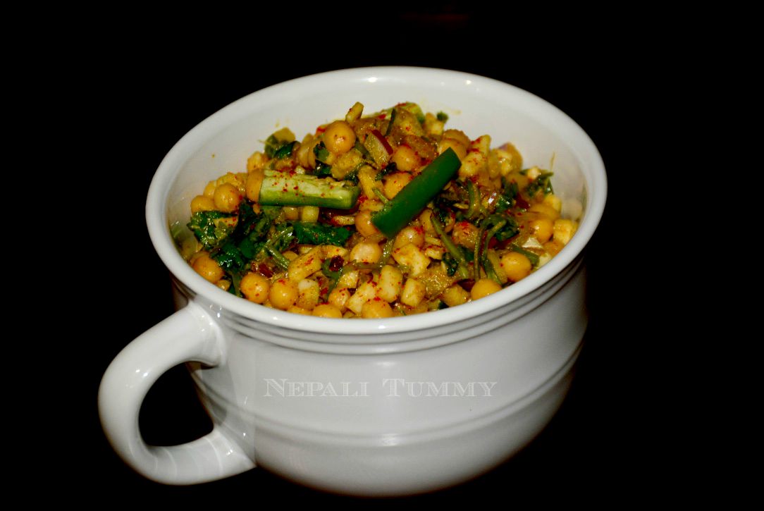 Nepali Tummy!!: Easy Snack: Neplai Matar Chatpate Recipe (Butwal Style) :D
