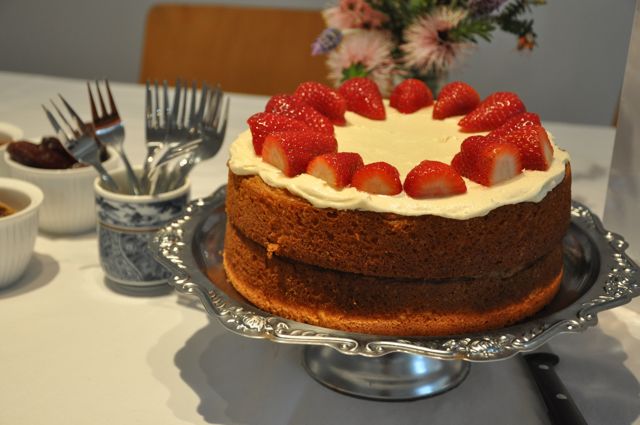 Living a Little Greener: The Birthday Sponge Cake