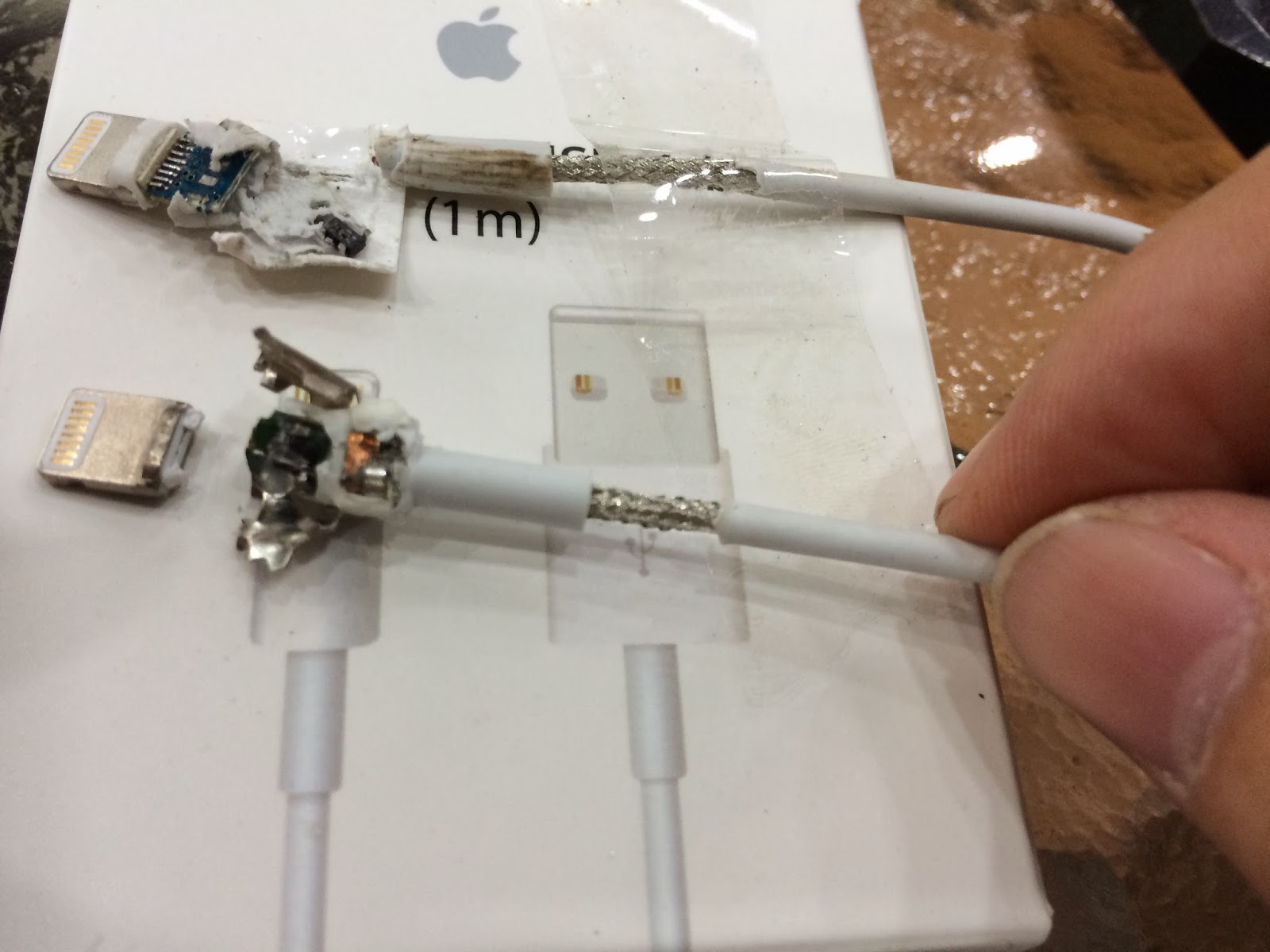秘密探長部落格 原廠?副廠?lightning傳輸線解剖報告!