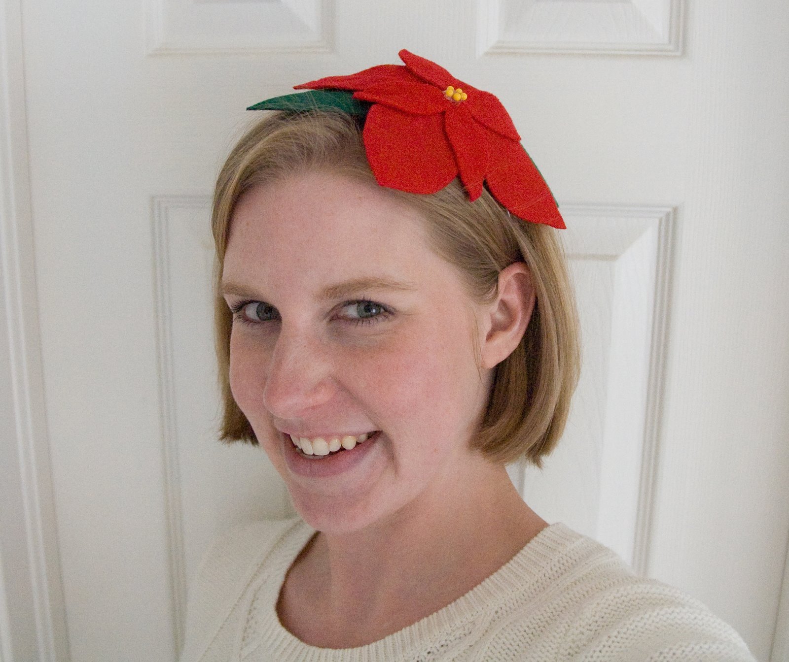 Jengerbread Creations: Poinsettia Headband