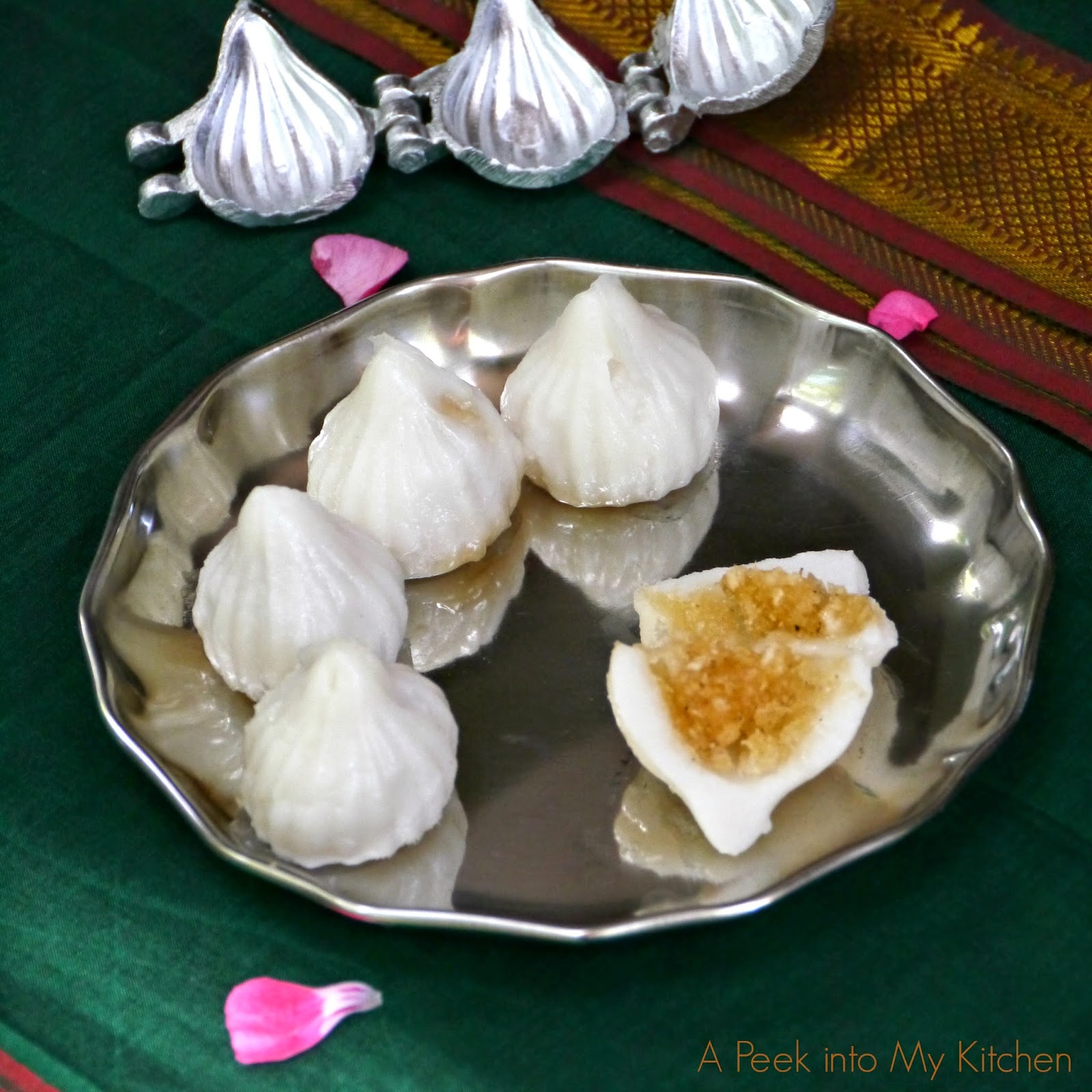 A Peek into My Kitchen: Vella Kozhukattai (Sweet Modakam) with Video