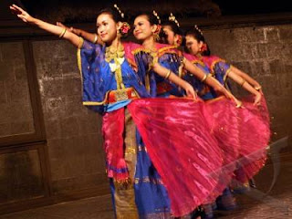 Seni Dan Budaya Sumbawa: KESENIAN DAERAH SUMBAWA