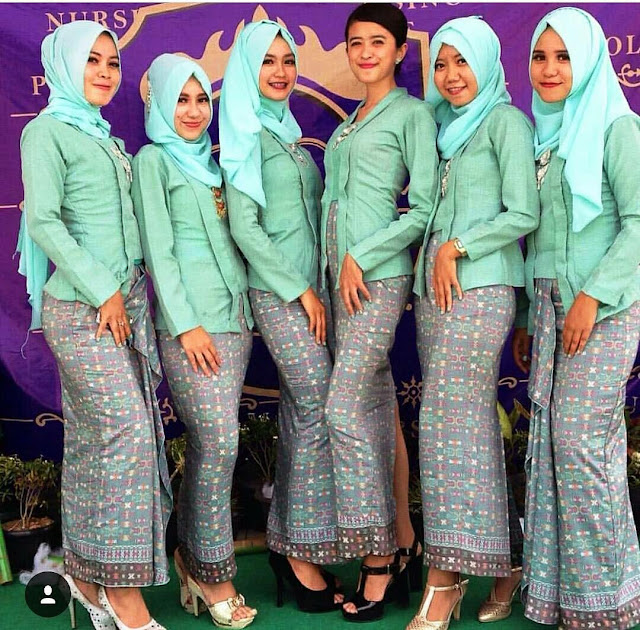 Medan 50 Model Kebaya Polos Modern Terpopuler 2019 - Biaya Bangun Rumah ...