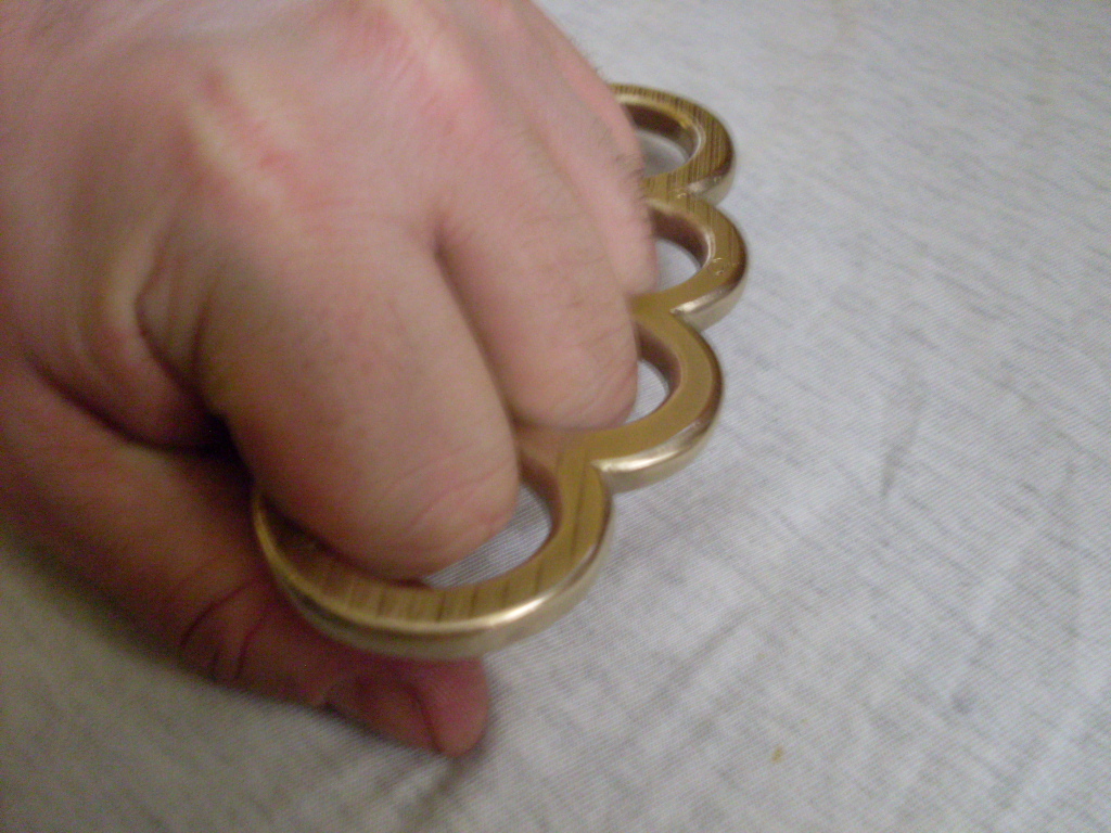WeaponCollector's Knuckle Duster and Weapon Blog: Solid Brass Knuckles ...