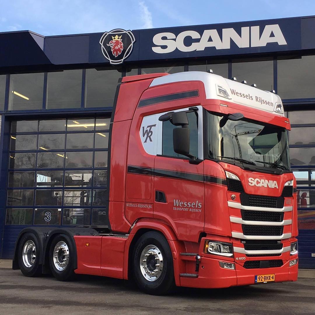 DIECIOCHO RUEDAS: NUEVOS SCANIA R / S UN ÉXITO EN TODA EUROPA…